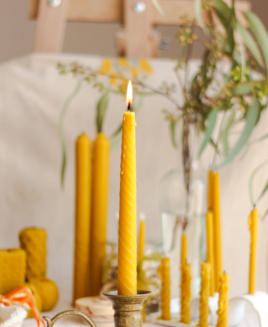 Yellow Candle Meaning: (9 Powerful Messages)